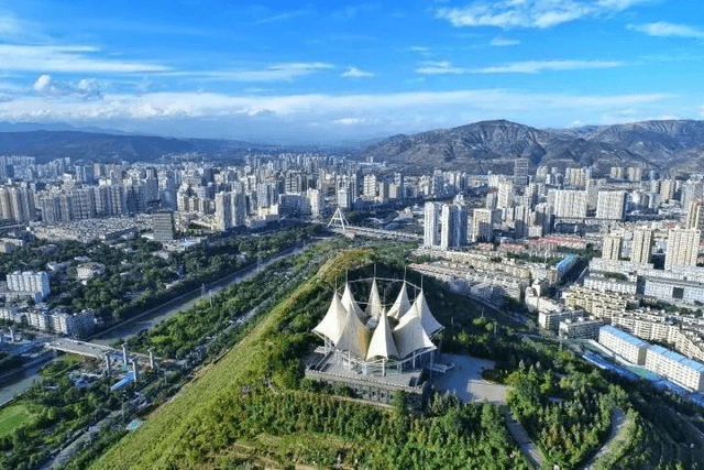 Qinghai Travel Guide: Attractions,Tips,Best Time to Travel,Maps & More