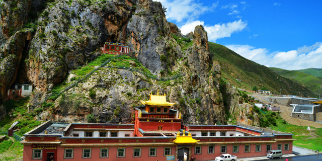 Monasteries & Temples in Qinghai-Silk Road Travel